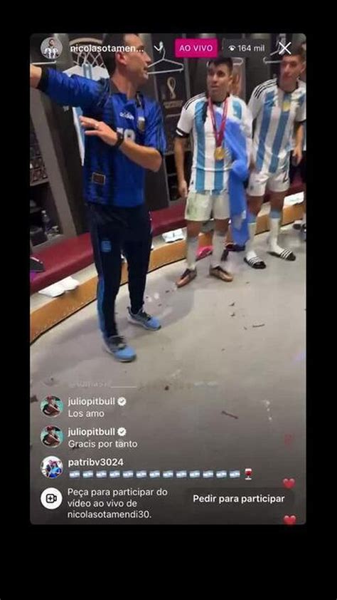 Festa no vestiário da Argentina tem muita cerveja e banho em Scaloni
