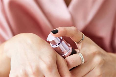 5 Tips Makeup Untuk Kulit Berminyak Biar Tahan Lama