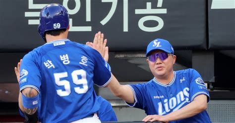 라팍 개장 후 첫 평일 매진팬들 기대에 부응한 박진만 삼성 감독 “연패를 끊고 한 주의 시작을 승리로 시작할 수 있어 기쁘다