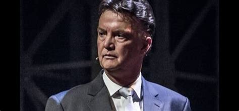 Тренер Луи ван Гал подтвердил решение уйти из сборной Нидерландов по ...
