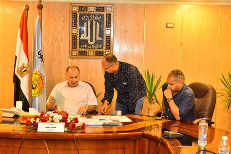 محافظ أسيوط يواصل لقاءاته لمتابعة تنفيذ مشروعات الخطة الاستثمارية