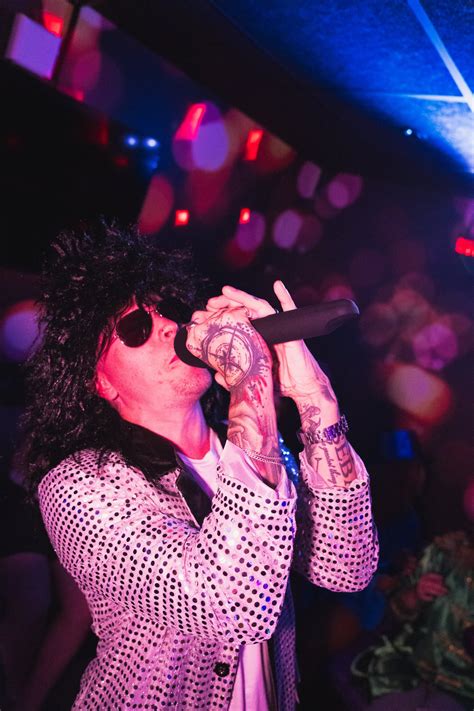 Gästerna Jag Aldrig Glömmer — Star Karaoke