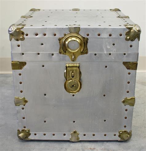 Metal Cube Storage Trunk May 16 2020 Vero Beach Auction In Fl