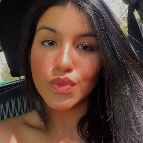 Leticia Cotrim Lecotrim • Threads Say More