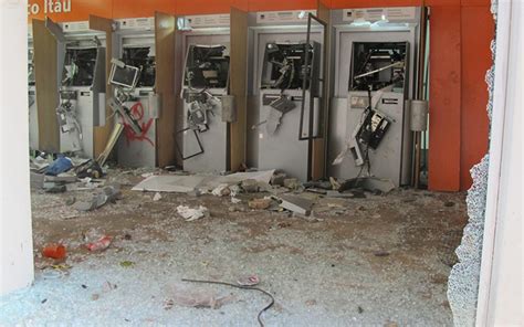Fotos Estragos Da Manhã Seguinte A Manifestação No Rio Fotos Em Rio
