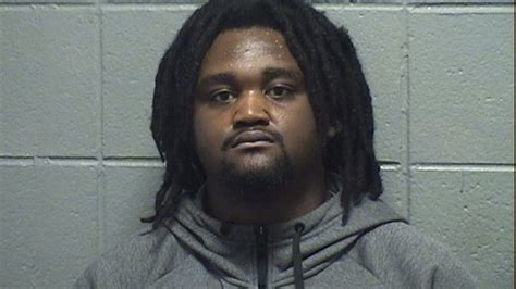 Chicago Man On Probation Posted Online Sex Ads Of 19 Year Old Woman