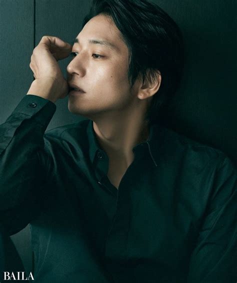 【bailahomme掲載】中村倫也×向井 理「共犯者 ―光と影を知る男たち―」仲良しツーショットも必見！｜＠baila 向井理