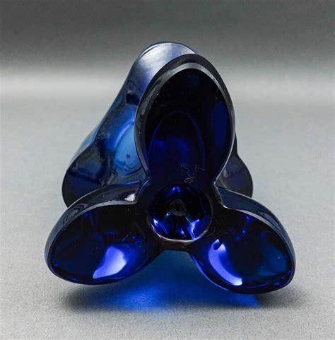 Viking Mcm Blue Epic 3 Toe Foil Hand Blown Glass Stretched Swung Vase