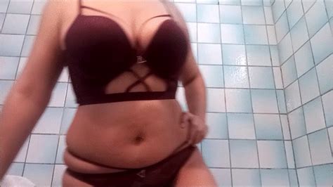 Mistress Roberta Mistress Roberta Smell Clean Worship For Pee Pov