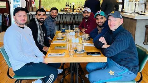T20 Wc से चूकने के बाद इकट्ठा हुए बाबर शाहीन पाक खिलाड़ियों ने जमकर