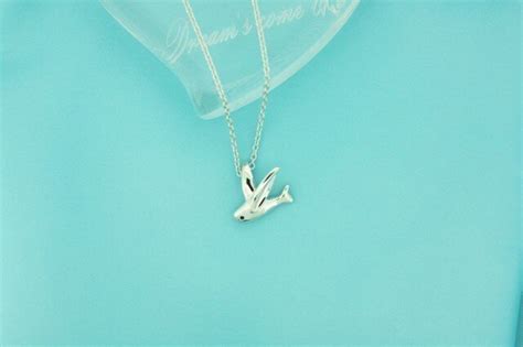 トビウオ ベイビー シルバーペンダント Iichi 日々の暮らしを心地よくするハンドメイドやアンティークのマーケットプレイス