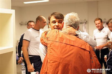 Trener Damir Burić Ponovno S Nama • Hnk Hajduk Split