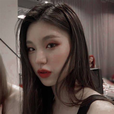 ↝ 𝘱𝘫𝘴𝘧𝘰𝘳𝘭𝘰𝘷𝘦 ʾʾ Ünlüler Kpop