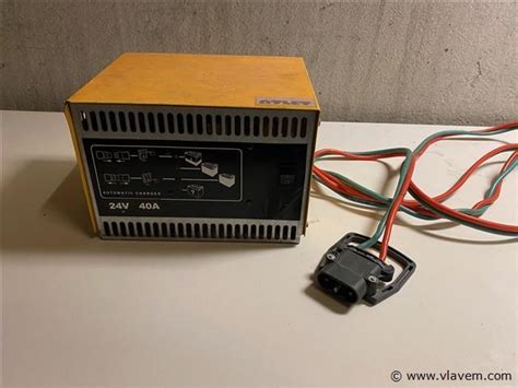 Batterijlader Voor Heftruck Of Kuismachine