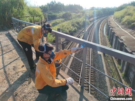 探访广西南宁无惧“烤”验的铁路桥梁工青春励志中国青年网