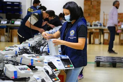 Tse Prevê Compra De 176 Mil Urnas Eletrônicas Para 2022