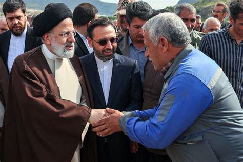 تصاویری از انتقال پیکر شهدای بالگرد حامل رئیسی