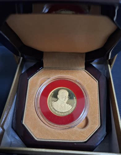 เหรียญกษาปณ์ที่ระลึกร 9ครองราชย์ ครบ 70 ปี ปี59 เนื้อทองคำขัดเงา พร้อมกล่องและอุปกรณ์เดิมๆ