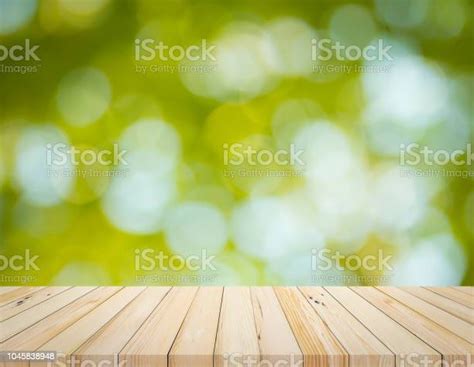 오래 된 나무 판자 제품에 대 한 추상 자연 녹색 흐리게 Bokeh 배경 표시 0명에 대한 스톡 사진 및 기타 이미지 0명