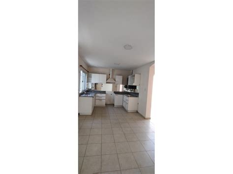 Venta Casa 3 Dormitorios 150m2 Con Cochera Fondo Y Vestidor Rawson