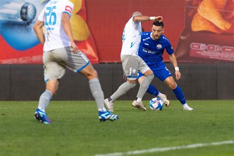 Susjedski derbi Slaven Belupo u dramatičnoj utakmici s igračem manje