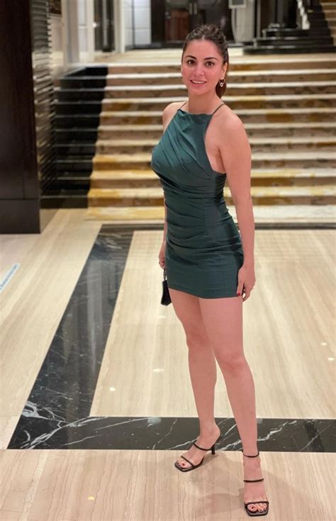 Shraddha Arya Scrolller