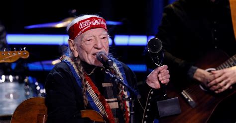 Willie Nelson Recorre El Camino De México A Texas En Su Nuevo Disco