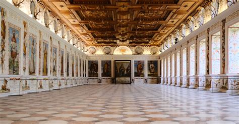 건축 골동품 관광 구슬 궁전 권위있는 그랜드 그림 기념물 기둥 남풍 돌 럭셔리 르네상스 매우 복잡한 명소 목공 문화 사이트 문화 유산