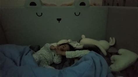 [딸쌍둥이 인생 17개월차] 둘이 손잡고 뭐해 Youtube