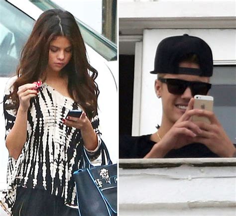 Justin Bieber Selena Gomez Couple S Sexting Keeps Relationship Alive Hollywood Life