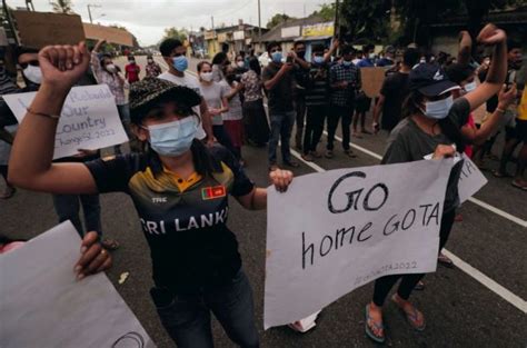 Protesters In Sri Lanka Defy Curfew Police Fire Tear Gas At Students