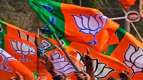 Up Civic Elections भाजपा से टिकट न मिलने से बागी हुए कार्यकर्ता बगावत