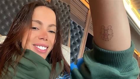 Anitta Mostra Nova Tatuagem E Explica Significado Tem Mudado A Minha