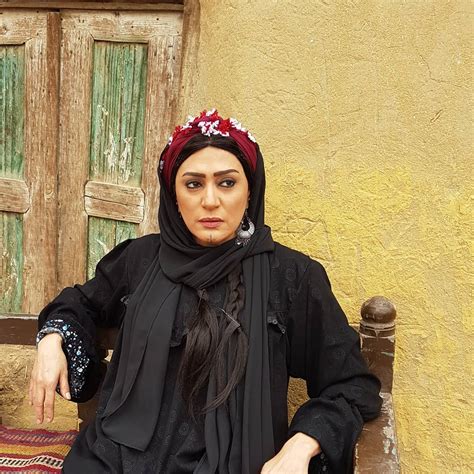 أنا ومامتى شاهد وفاء صادق فى طفولتها مع والدتها الفنانة أسمهان توفيق