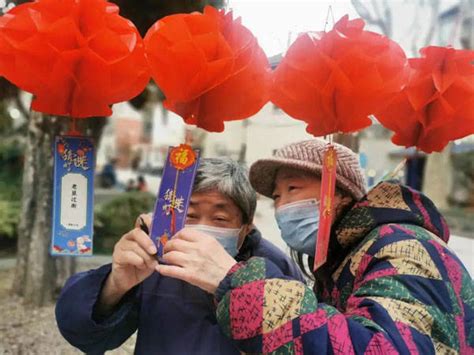 挂灯笼、猜灯谜、品汤圆，趣味元宵一起闹小区张文菁居民