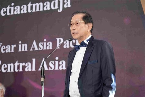 Bca Bca Dan Presiden Direktur Jahja Setiaatmadja Dinobatkan Sebagai