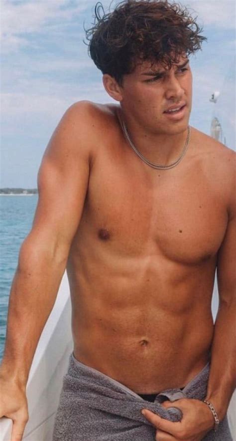 Noah Beck Shirtless Men Hot Actors Guys