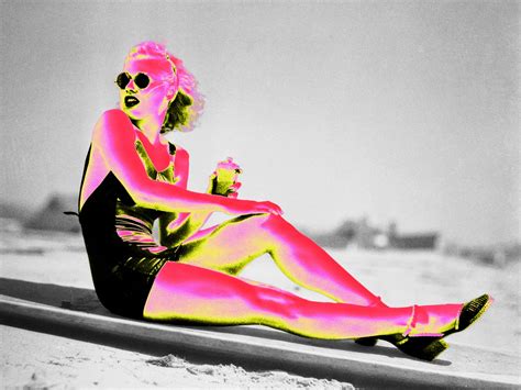 Sun Poisoning Explained By Doctors Who Treat It Gq