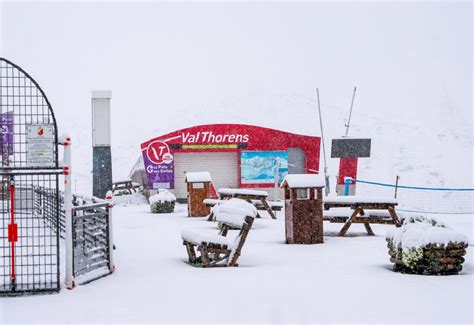 Quelques jours après la canicule la neige sinvite en montagne