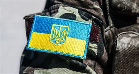 Патріотичні обої на робочий стіл Україна 4К 8000x4484