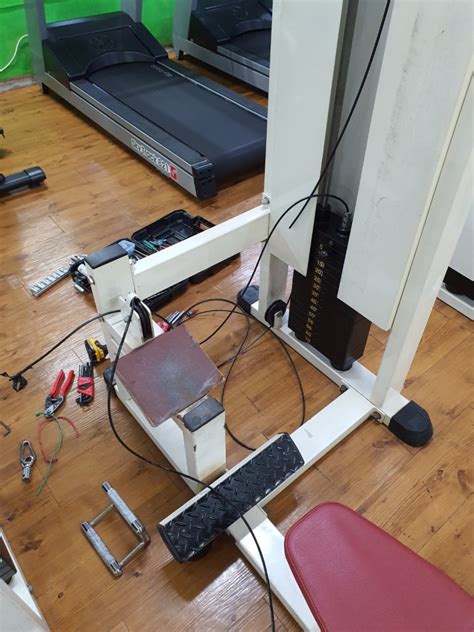 경기도 수원 Oo아파트 휘트니스센터 헬스장 헬스클럽 체력단련실롱풀머신 레그익스텐션 와이어 케이블 교환 교체 고장수리