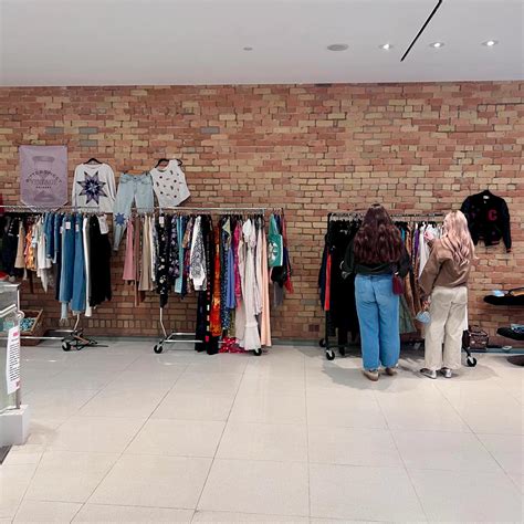 Preen Feathers And Festival Wear I Met And Be Feathered These Mother