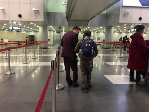 值机员真情点亮盲人旅客回家路 飞航地服暖人心