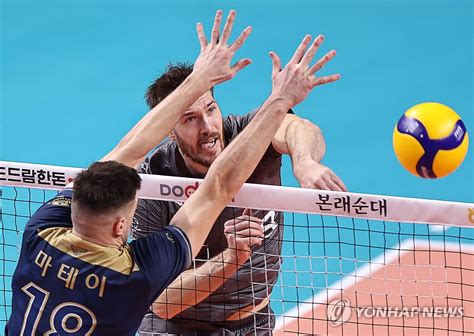 공격하는 링컨 연합뉴스