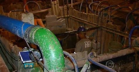 G Obra Da Compesa Deixa Quatro Bairros Da Zona Sul Do Recife Sem