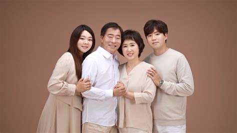 가족사진 캐주얼 허그프레임