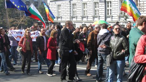 Serb Police Clash With Anti Gay Rioters In Belgrade Npr