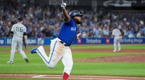 Gotta See It Vladimir Guerrero Jr Walks Off The Yankees With Clutch