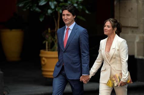 Inside Justin And Sophie Trudeaus 20 Year Romance As They Split