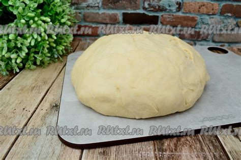 Тесто для пельменей на минералке с растительным маслом 10 фото в рецепте